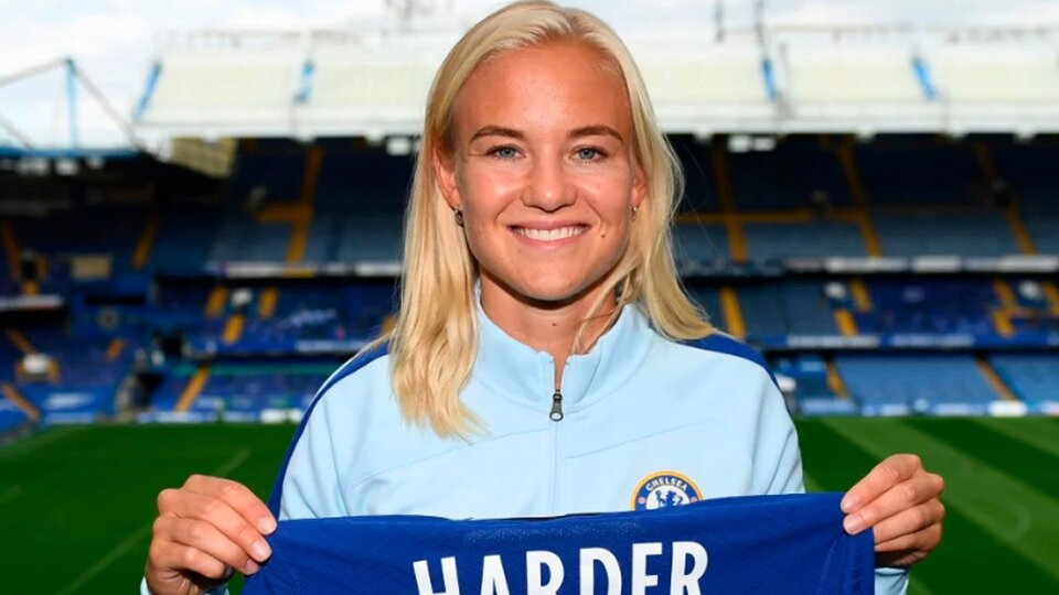 Pernille Harder llegó al Chelsea con una contratación récord del fútbol ...