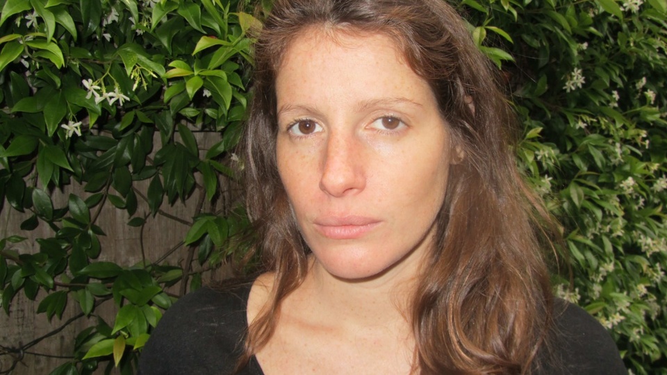 Jessica Sarah Rinland estrena "Those That, At a Distance, Resemble ...