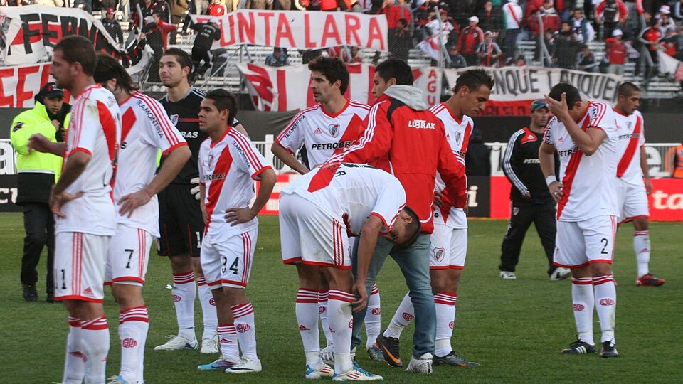 Se cumplen diez años del descenso de River Plate | La tarde que quedó ...