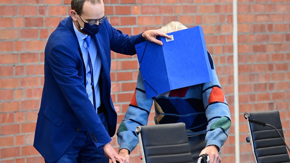 The 100-year-old Nazi guard on trial for 3,518 deaths in a ...