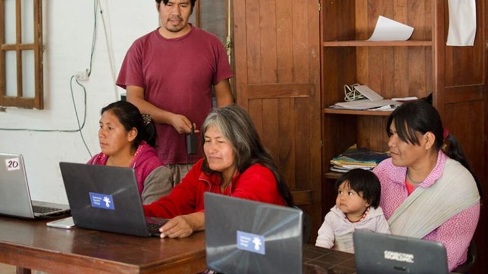 Indígenas se forman en el uso de las TICs para fortalecer la educación ...
