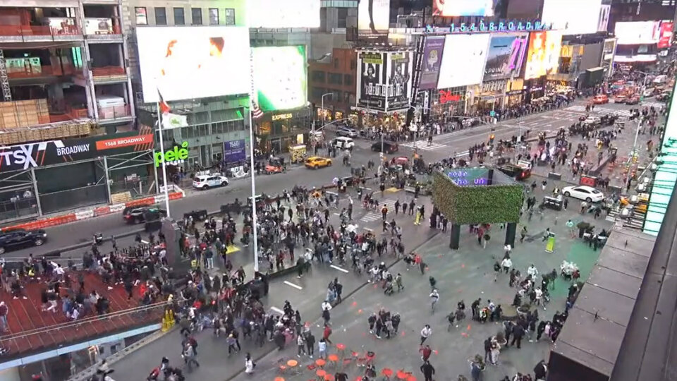 Una explosión en el Times Square provocó escenas de pánico | Los videos ...