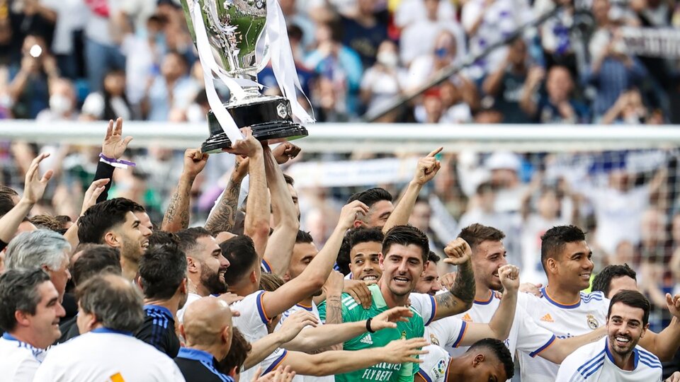 Real Madrid se coronó campeón de la Liga de España | Con la goleada al ... Real Madrid se coronó campeón de la Liga de España | Con la goleada al ...