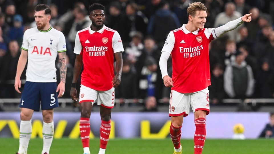 Premier League: Arsenal le ganó el clásico a Tottenham y sigue primero | El arquero francés Hugo ...