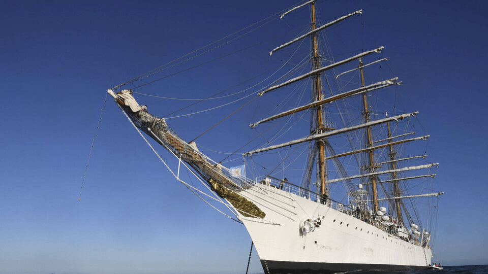 La Fragata Libertad es una de las atracciones mas populares de Mar del ...