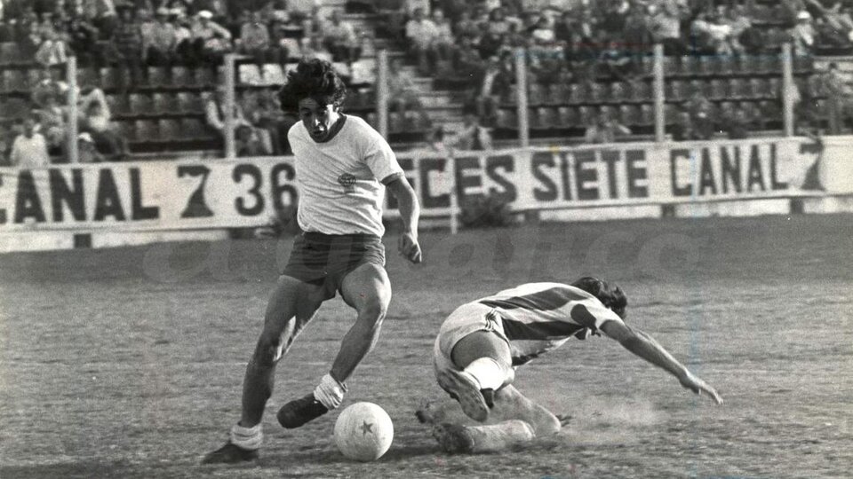 Se cumplen 50 años del debut en René Houseman en Primera División ...