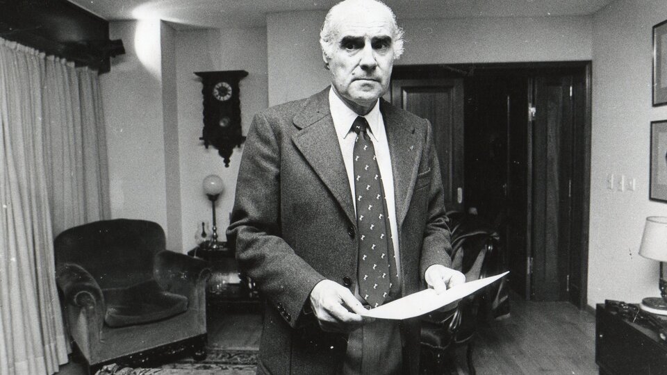 Camps, el Hitler que sometió a los bonaerenses | La vigilancia de la ...