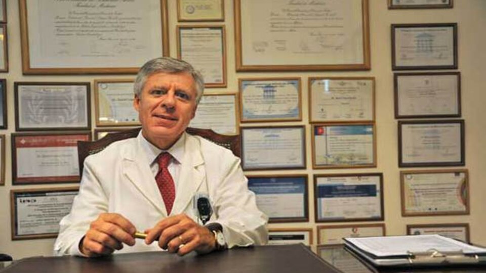 El Doctor Daniel López Rosetti Presenta Historia Clínica Junto A
