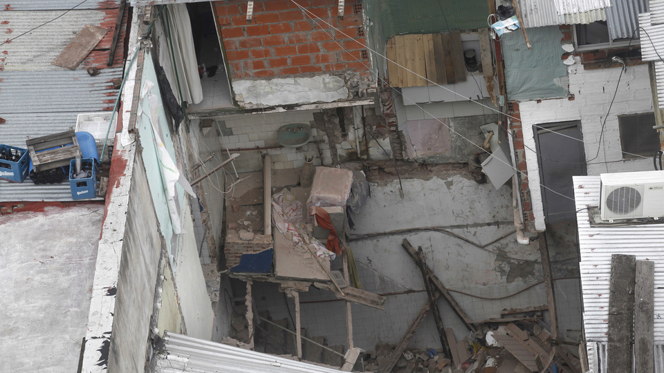 Derrumbe en Floresta: retoman la búsqueda de una mujer desaparecida | Tiene 72 años | Página|12