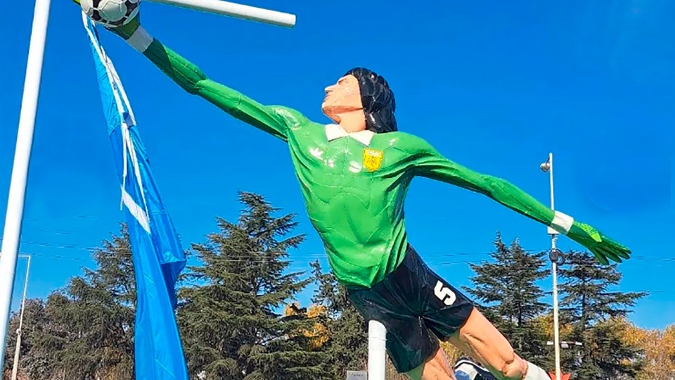 El Pato Fillol, homenajeado con una estatua en y a la altura | En San ... El Pato Fillol, homenajeado con una estatua en y a la altura | En San ...