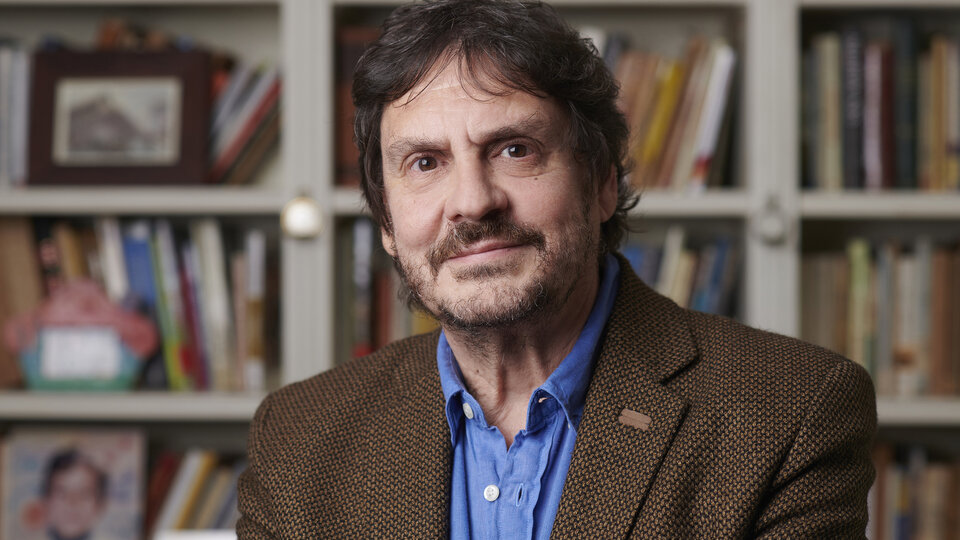 Felipe Pigna y la tercera temporada de "Archivo general de la emoción ...