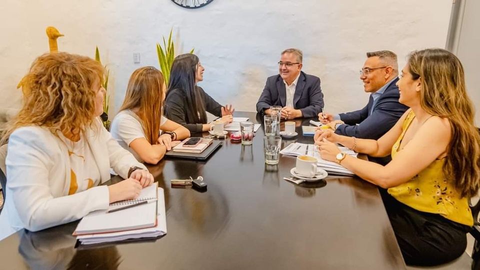 El gobernador de Catamarca aseguró el pago del aguinaldo | Acerca del ...