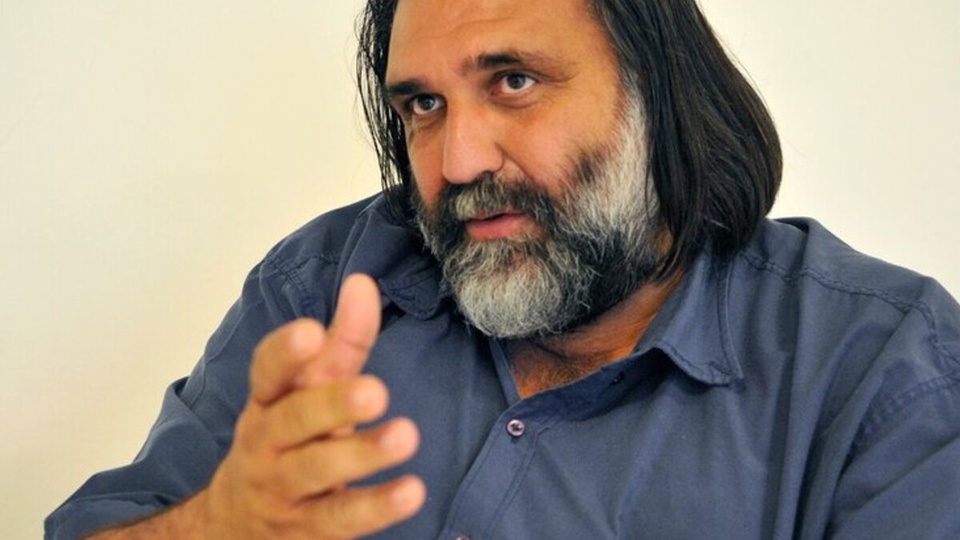 Roberto Baradel, sobre el DNU: "Es un ataque a los derechos de los ...