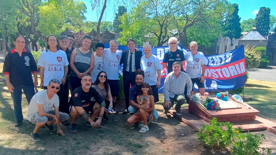 Reunidos al calor de las anécdotas de Osvaldo Soriano | Hinchas de San ...
