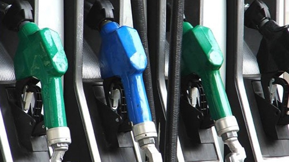 Aumento del precio de la nafta: cuál es el costo por litro en febrero ...