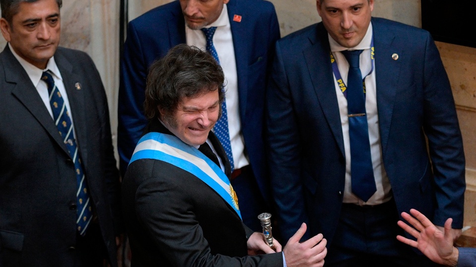 La opinión de economistas sobre el mensaje de Milei | Muchas generalidades y pocas explicaciones ...