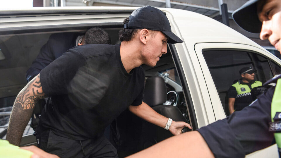 Vélez rescindió el contrato de los tres jugadores acusados de abuso ...