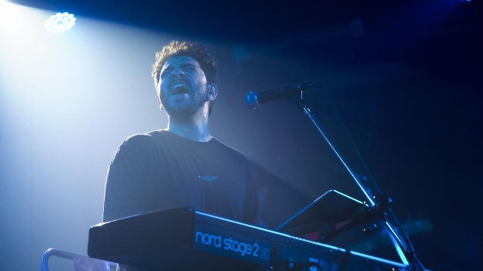 Cantar más allá del streaming | Lucas Fridman llega a Rosario con Fuera ...