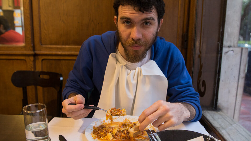 El festival por lxs detenidxs de la Ley Bases, un torneo de PES 6, y ...