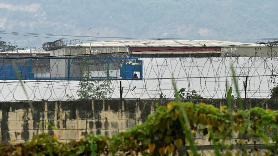 Nueva masacre carcelaria en Ecuador | Al menos 15 presos muertos ...