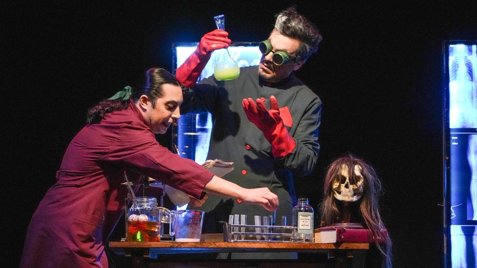 Profesor paralizado, Igor preocupado | Teatro del Absurdo en el ...