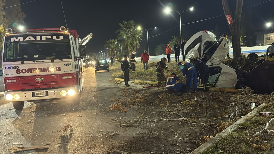 Tragedia en Mendoza: dos muertos y tres heridos graves en un accidente ...