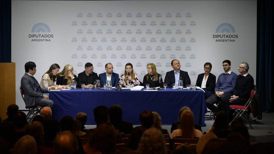 List rawlwr for me, the level of service was minimal as a