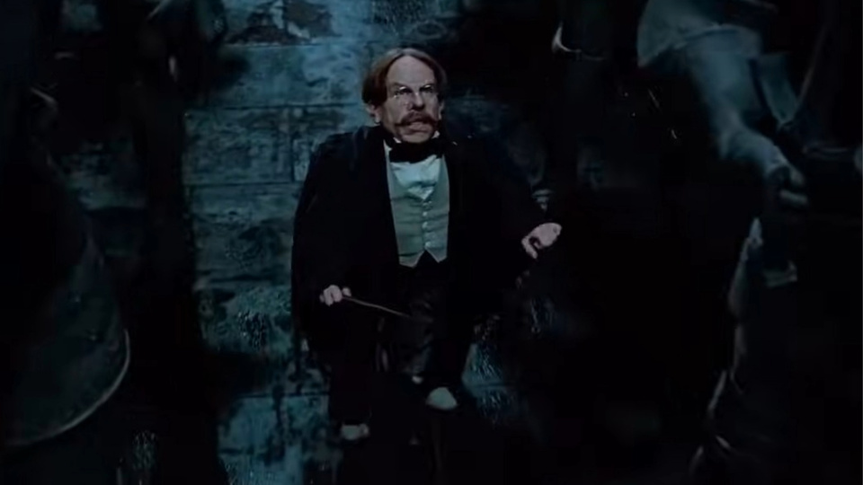 Warwick Davis retoma su papel del profesor Flitwick en la nueva serie ...