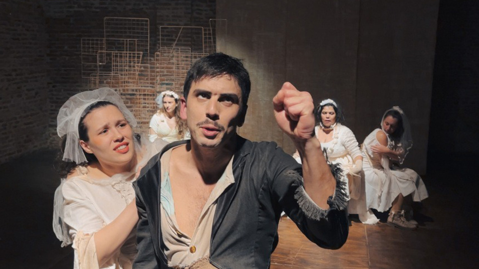 Di1araa.s right from the time I walked in, I was greeted