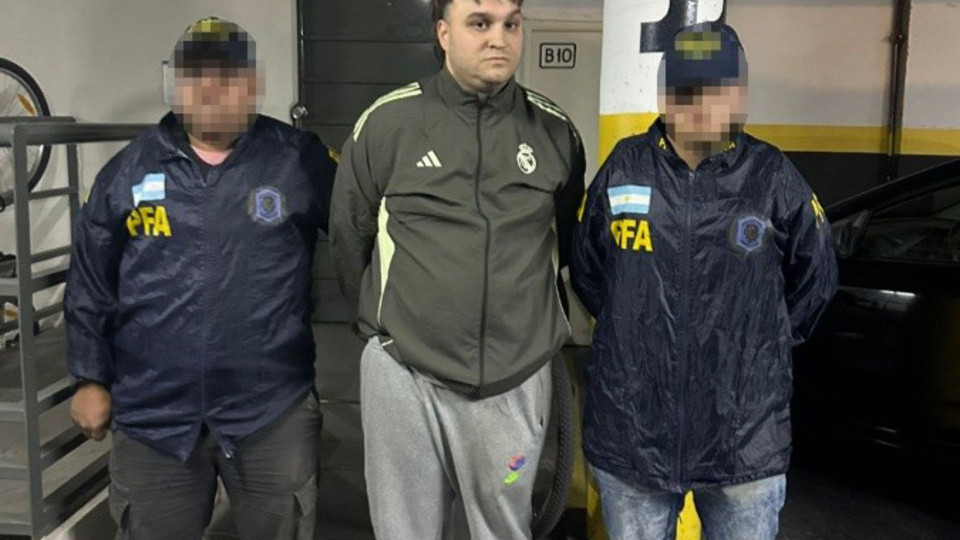 El "Laucha" dentro la trampera | El jefe de la barra de Rosario Central quedó detenido | Página|12
