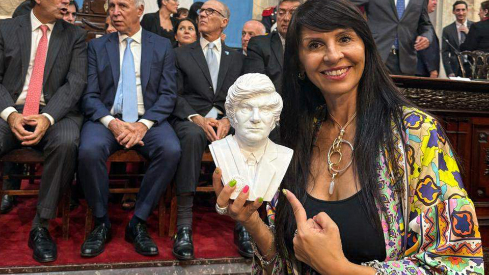 Show libertario en modo campaña: Lorena Villaverde se hizo un narcotest ...