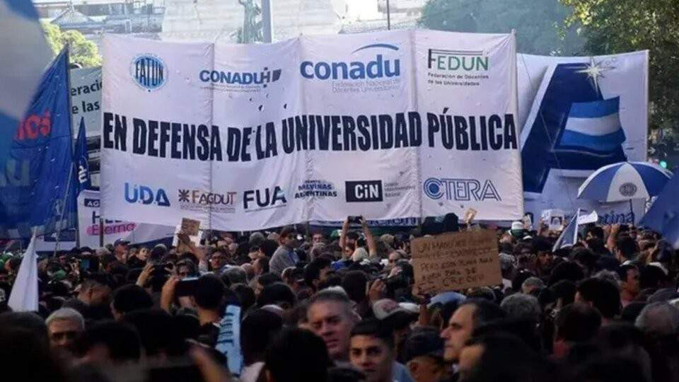 Las universidades públicas convocan a un paro por 72 horas | Reclaman ...