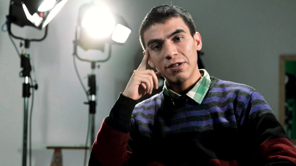 Cesar González, escritor: "En los barrios nos cuidábamos del ...