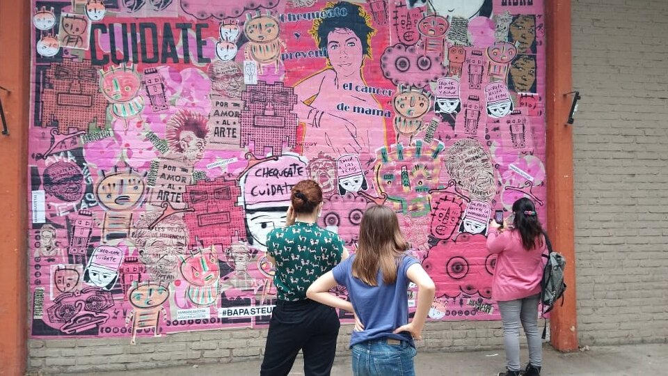 Un mural contra el cáncer de mama | Página|12