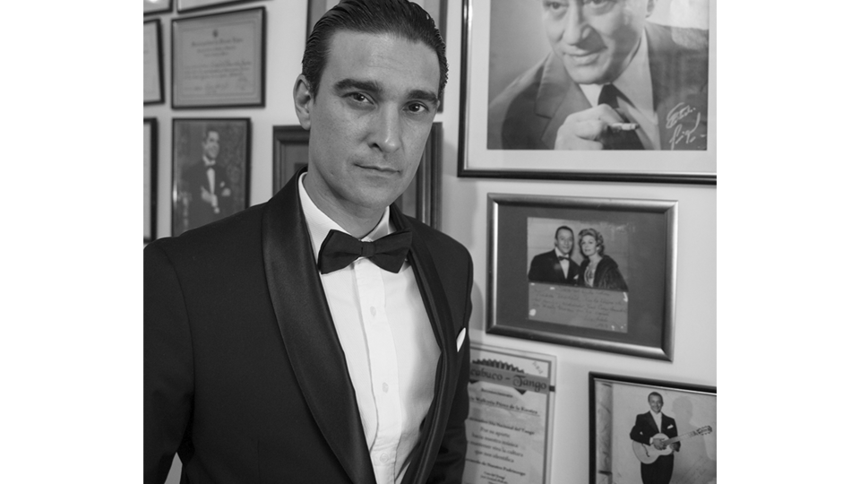 Charlo, leyenda del tango, en la voz de Agustín Fuertes | El joven ...