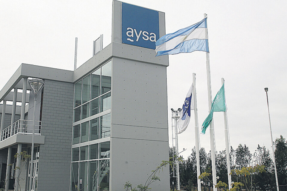 Otro tarifazo para quedar bajo el agua | AySA convocó a la audiencia ...