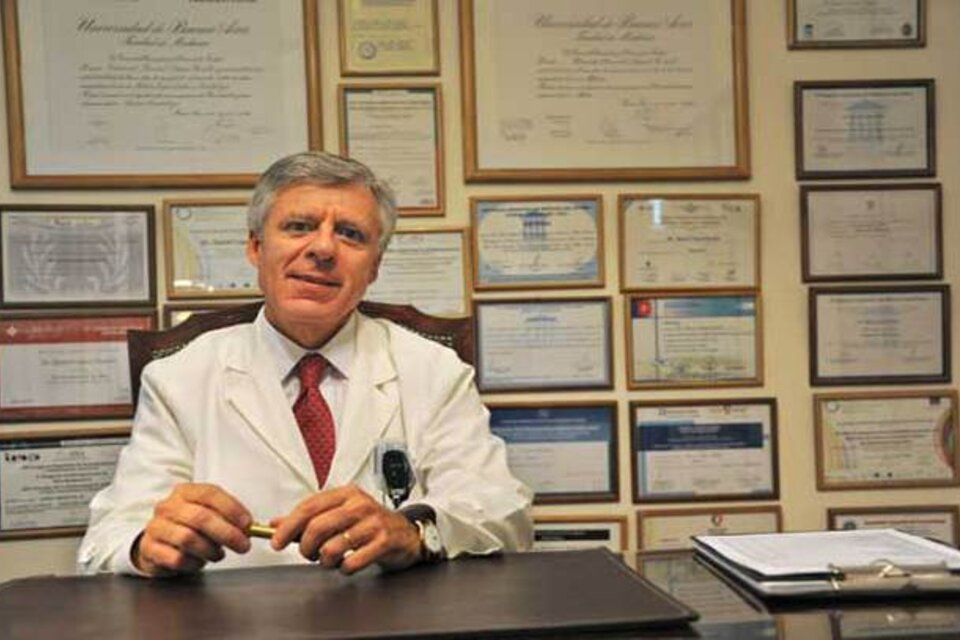 El Doctor Daniel López Rosetti Presenta Historia Clínica Junto A