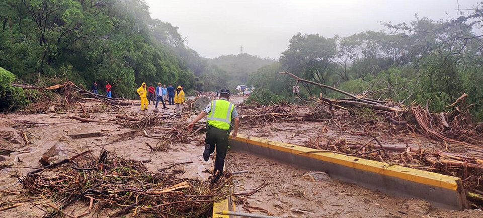 El devastador paso del huracán Otis en México | Rompió el récord de ... El devastador paso del huracán Otis en México | Rompió el récord de ...